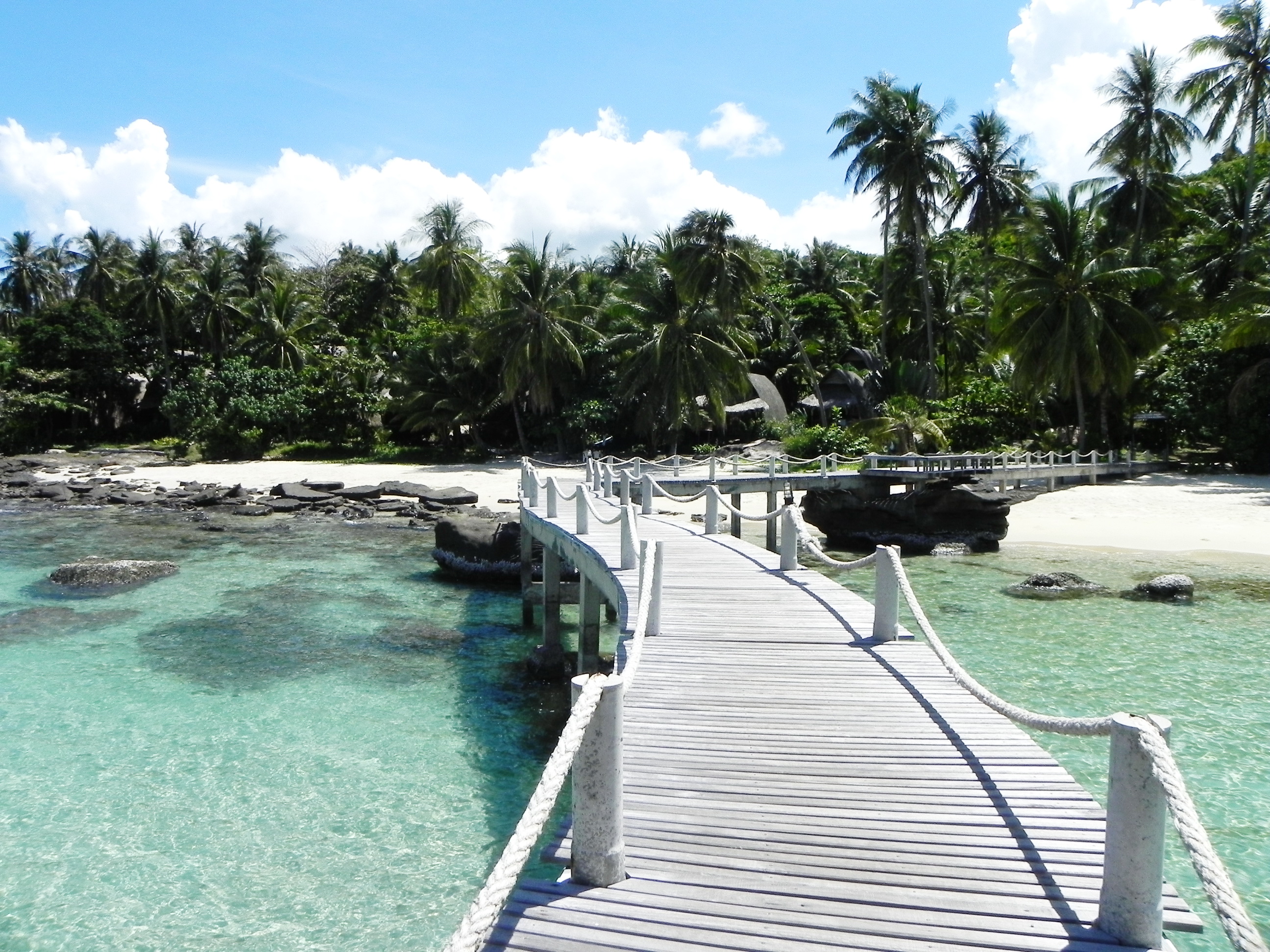 อ่าวน้อยรีสอร์ท เกาะกูด (Aonoi Resort Koh Kood) ตราด