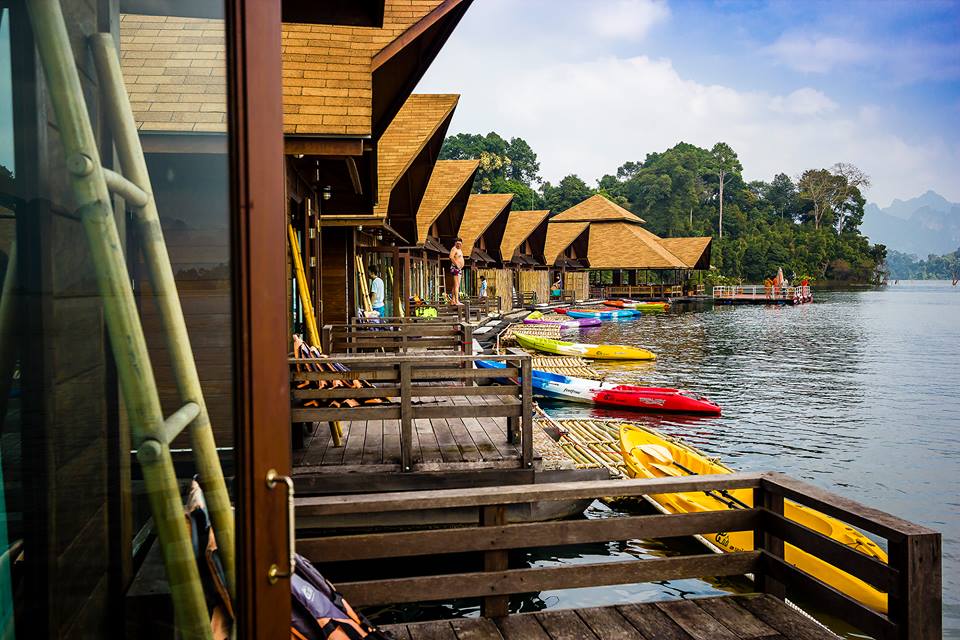 แพ 500 ไร่ (500 Rai Floating Resort) สุราษฎร์ธานี